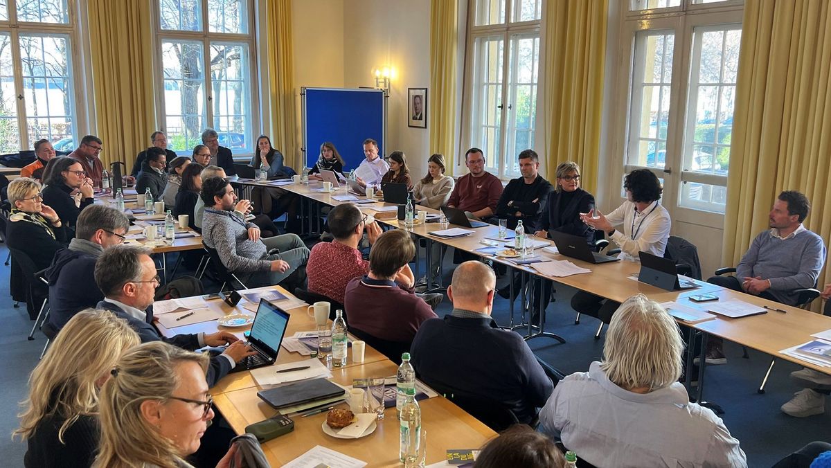 Landesvorstand „extended“ und international | BLLV: Für Lehrerinnen und ...